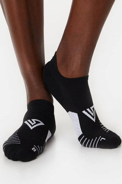 Seamless No-Show Socks | VERZUS ALL – VERZUS ALL Apparel